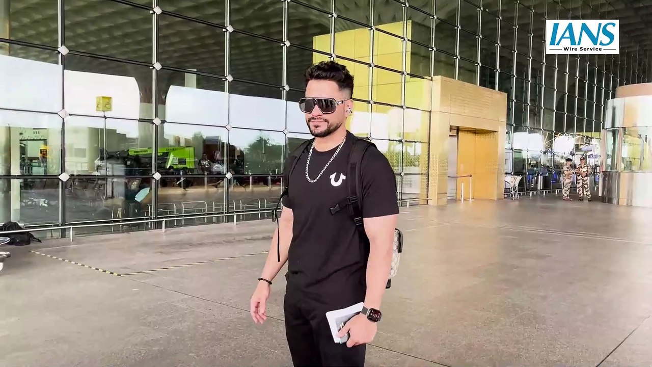Kunal Khemu Rocks Airport Fashion in Edgy All-Black Ensemble - video ...