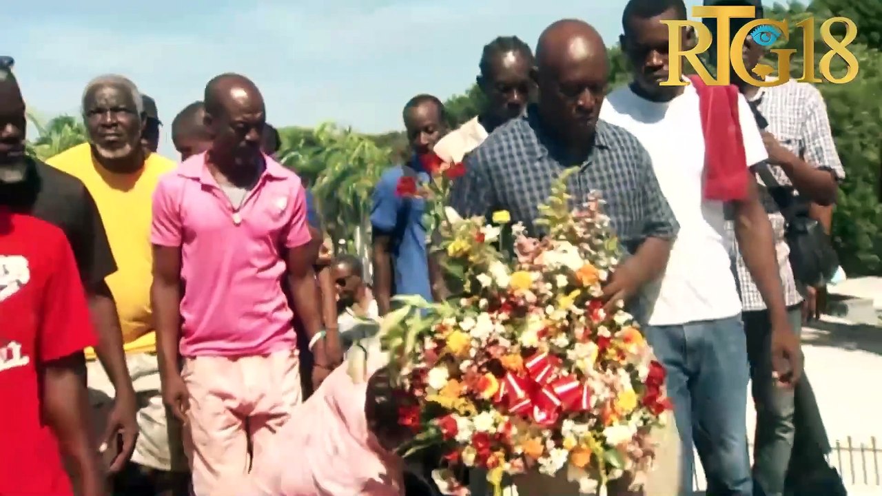 FREN, FRONORHSD depoze yon jèb flè nan pye moniman Jn Jacques ...