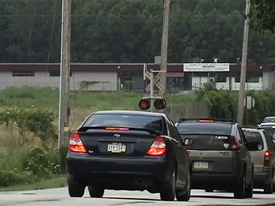 GE Test Track_ BNSF #6625, GECX #6002, and GECX #6000 - video Dailymotion