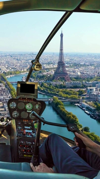 Eiffel Tower View from Helicopter Cockpit - video Dailymotion