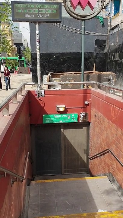 Santa Ana Metro Station in Santiago - video Dailymotion