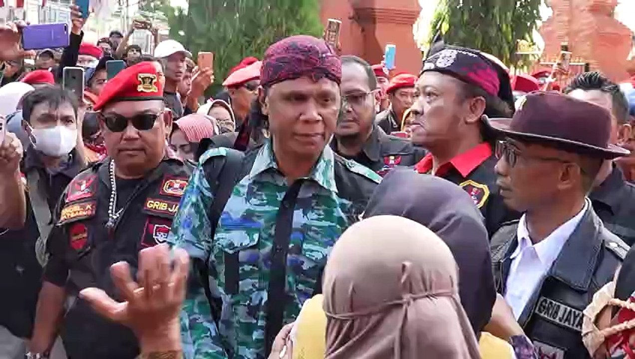 Hercules: GRIB Jaya Berpihak pada Rakyat - Video Dailymotion