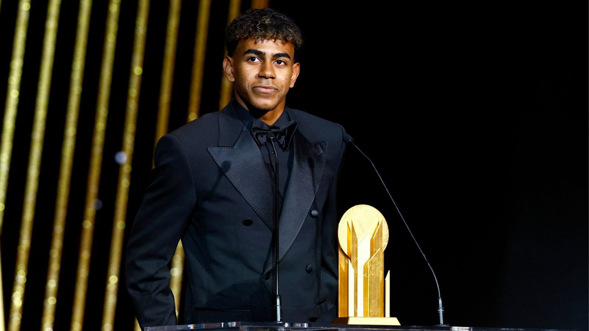 (VIDEO) Lamine Yamal Wins Kopa Trophy to the Chant of “Visca Barça ...