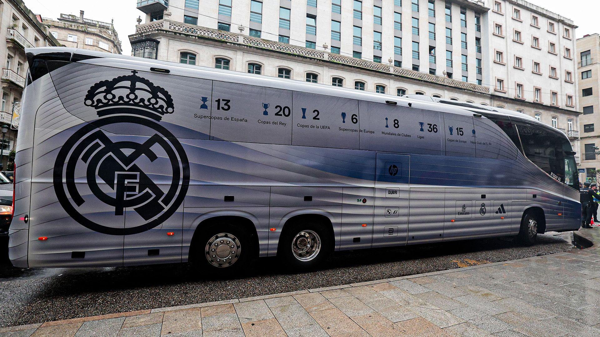 The new super bus of Real Madrid inspired by the Santiago Bernabéu ...