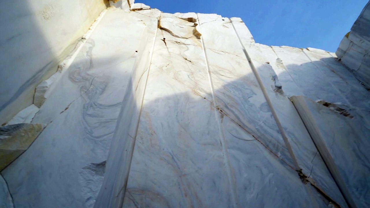 Nature’s Masterpiece: The Splendor of Marble Cliffs - video Dailymotion