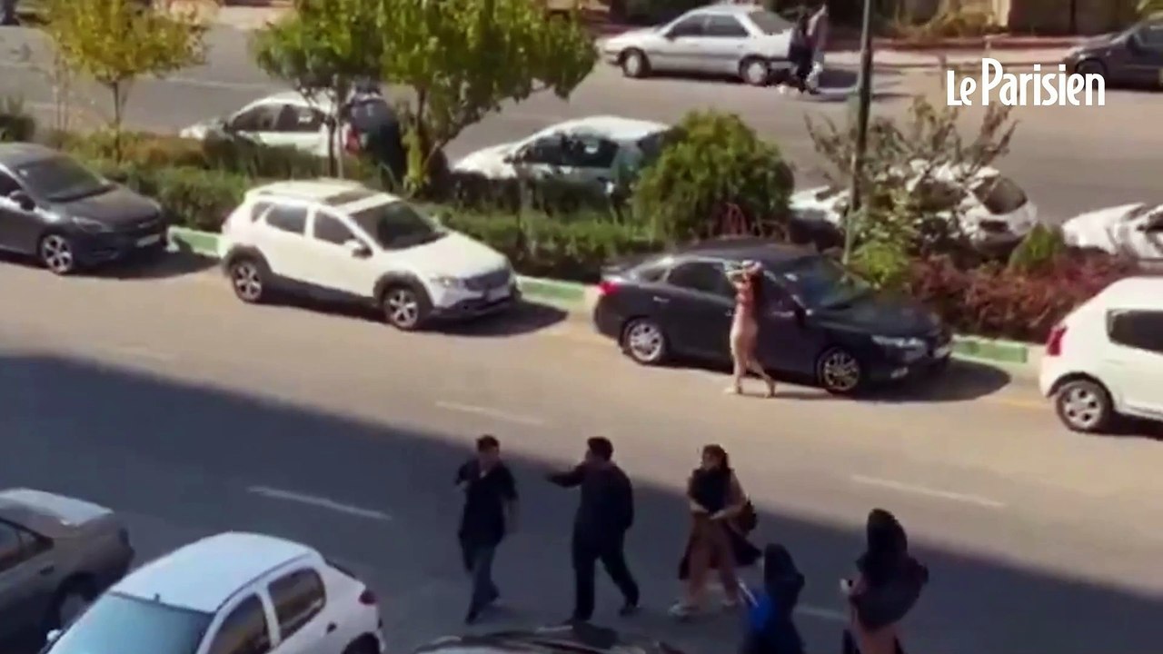 Ahou Daryaei, cette étudiante qui s'est dévêtue pour protester contre ...