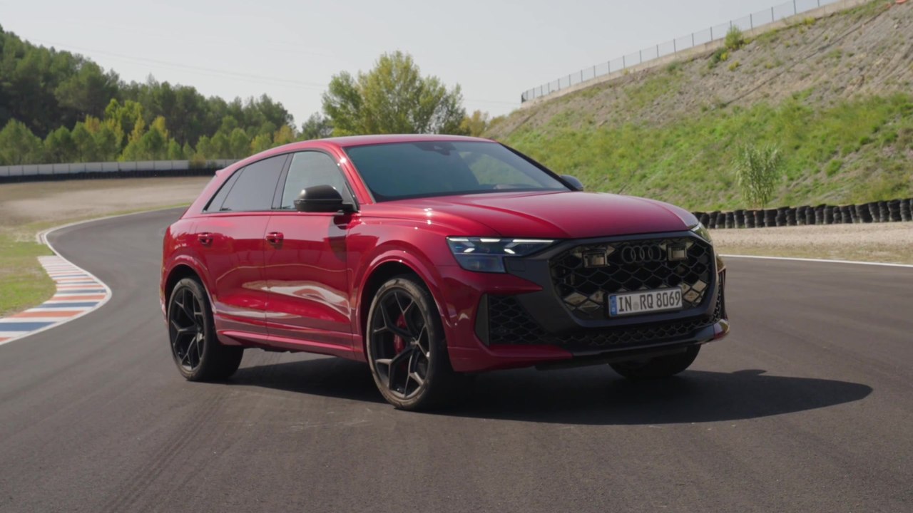 The new Audi RS Q8 SUV performance Design Preview in Chili red - video ...