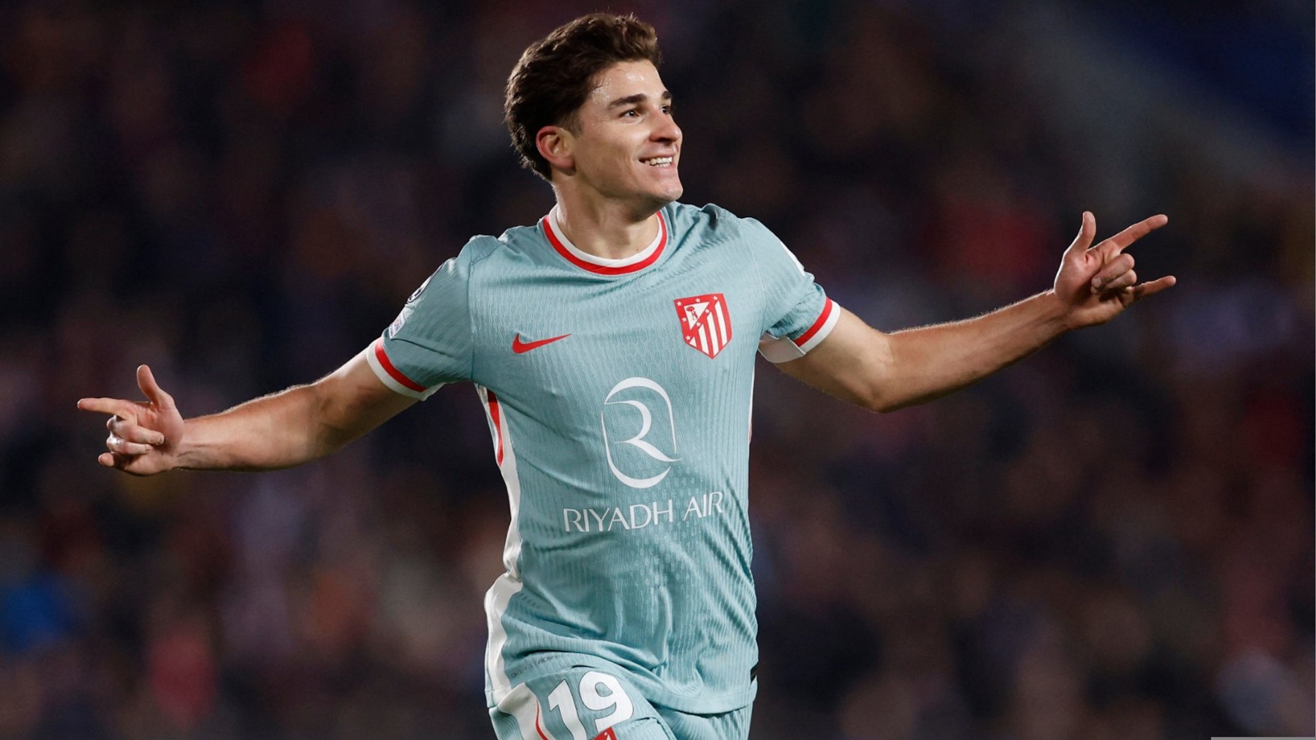 (VIDEO) Julián Álvarez Scores a Stunning Free-Kick Goal in the ...