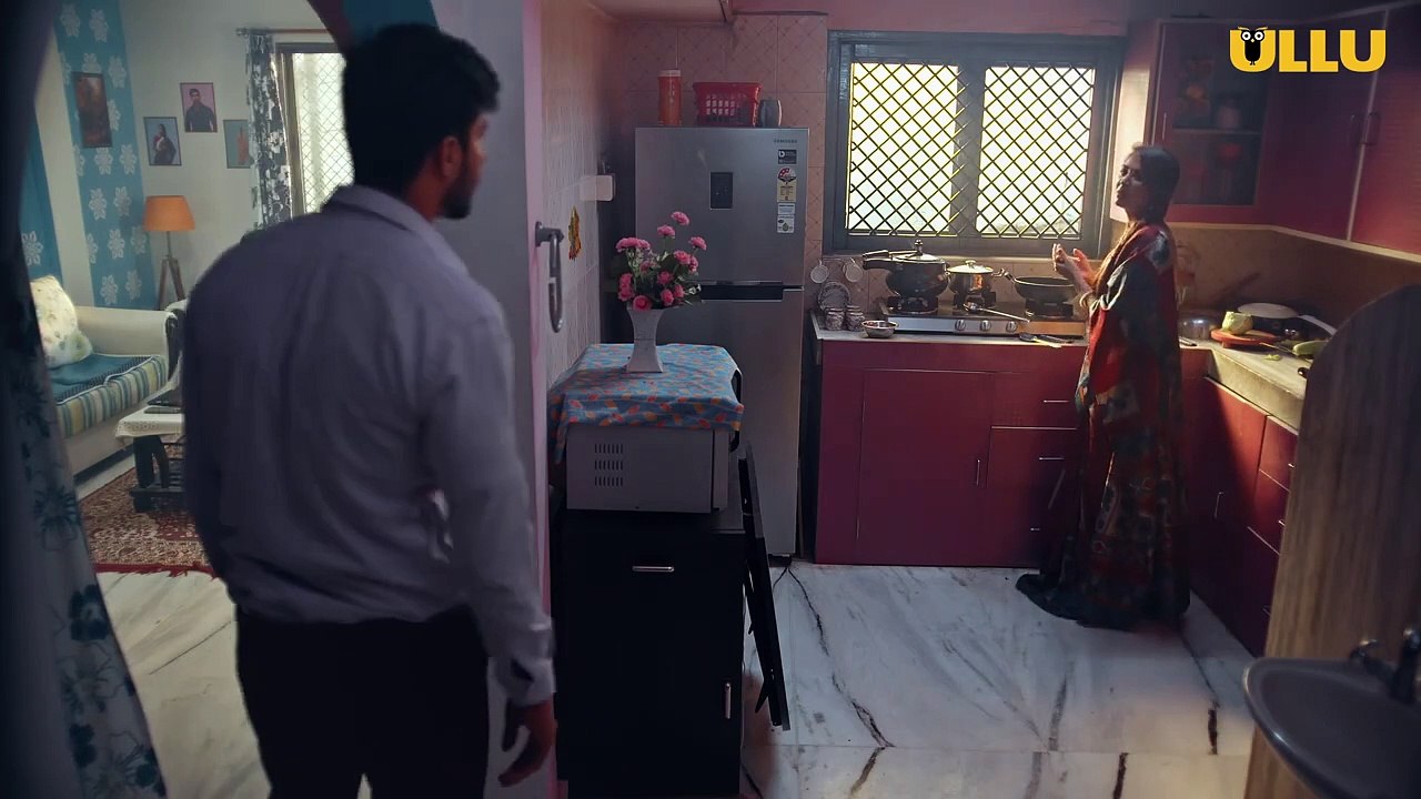 Ladki Ko Mila Jaadui Shahad _ Honey Trap _ Episode - 01 _ Ullu ...