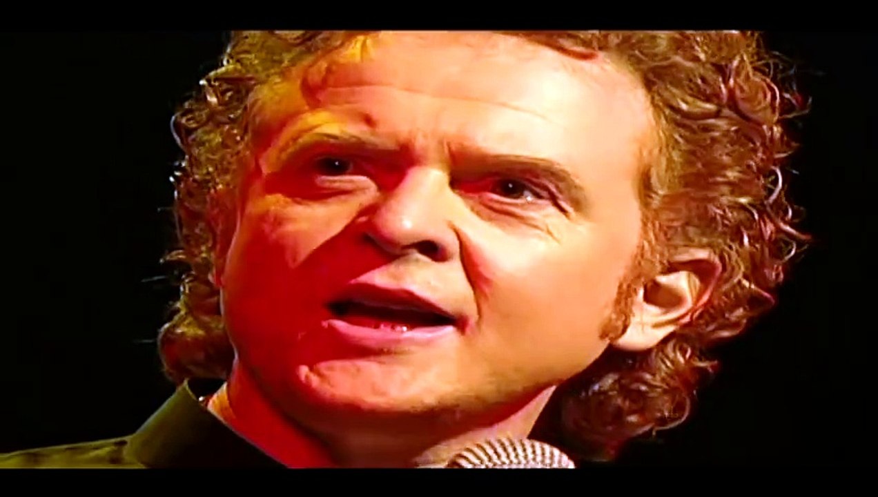 SIMPLY RED — Sad Old Red | SIMPLY RED: LIVE IN LONDON · (1998) - Vidéo ...
