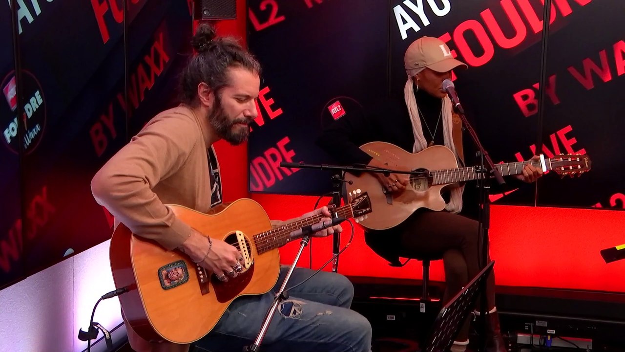 Ayo et Waxx interprètent "Money Love" en live dans Foudre - Vidéo ...