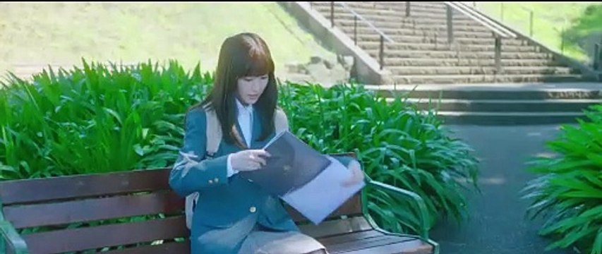 A Girl and Her Guard Dog | Film 2025 | Moviepilot