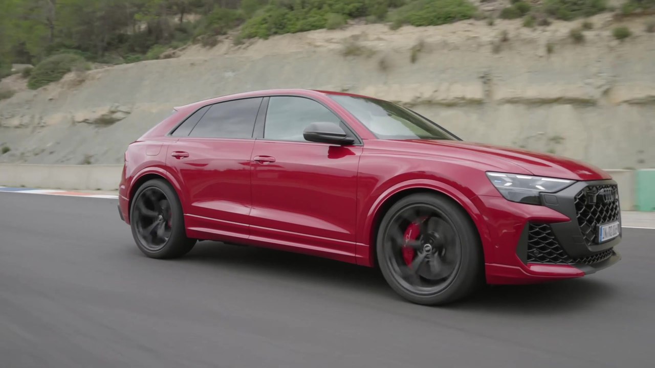The new Audi RS Q8 SUV performance in Chili red Driving Video - video ...
