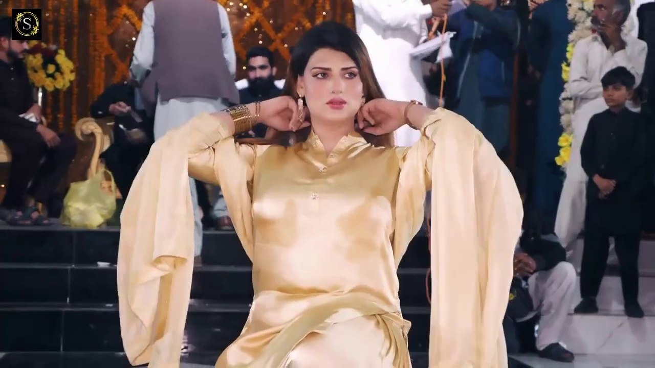 Yaran De Yar Han , Urwa Khan SETS THE STAGE ON FIRE With Her HOT Mujra Dance Performance 2024 ...