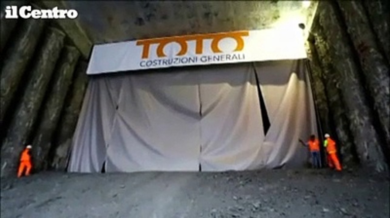 A1 Bologna-Firenze, la "talpa" Martina scava l'ultimo metro - Video Dailymotion