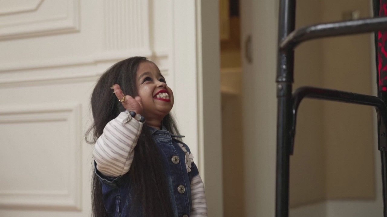 Juntan a la mujer más alta y la más baja del mundo y el resultado es una imagen de 1,5 metros de ...