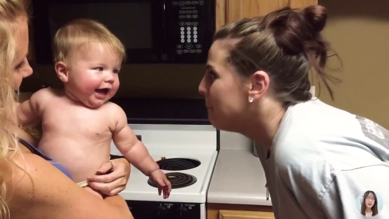 Cute And Funny Baby Laughing Hysterically Compilation __ 5-Minute Fails - video Dailymotion