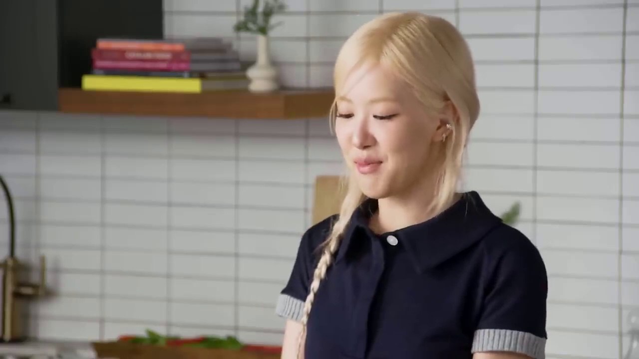 Rosé Cooks Kimchi Fried Rice Dinner _ Now Serving - video Dailymotion