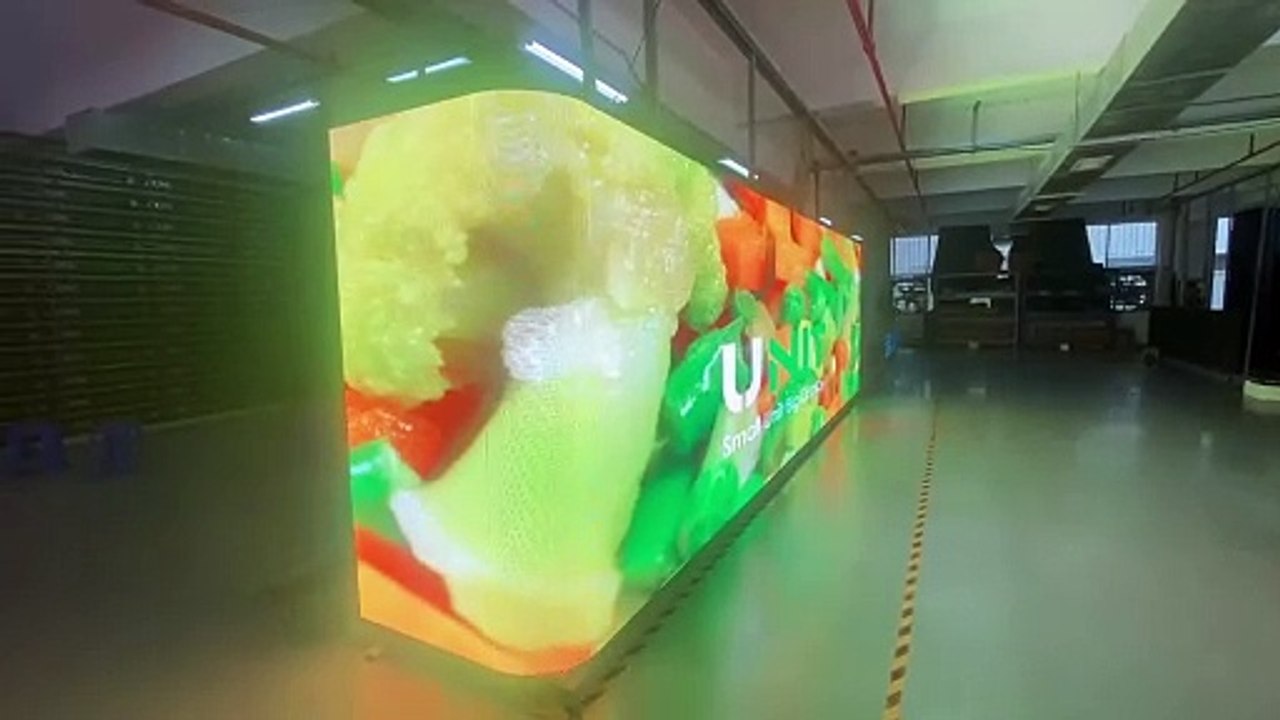 UNIT Digital 3D Anamorphic Billboard - video Dailymotion