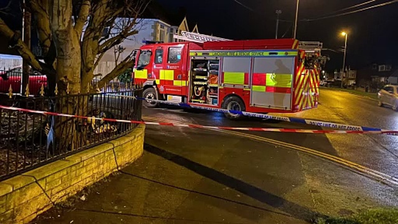 Reporter Sean Gleaves on the scene of a serious house fire in Henson ...