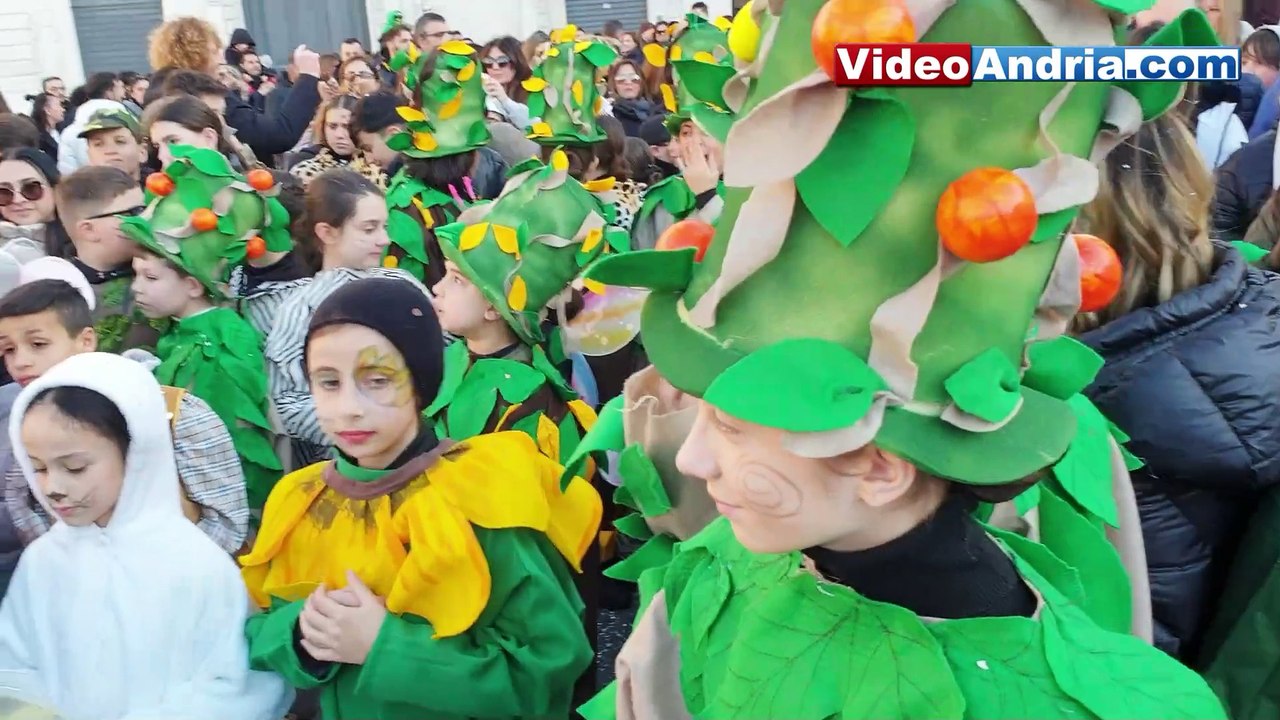 Andria: grande partecipazione alla sfilata di Carnevale a Piazza Catuma ...