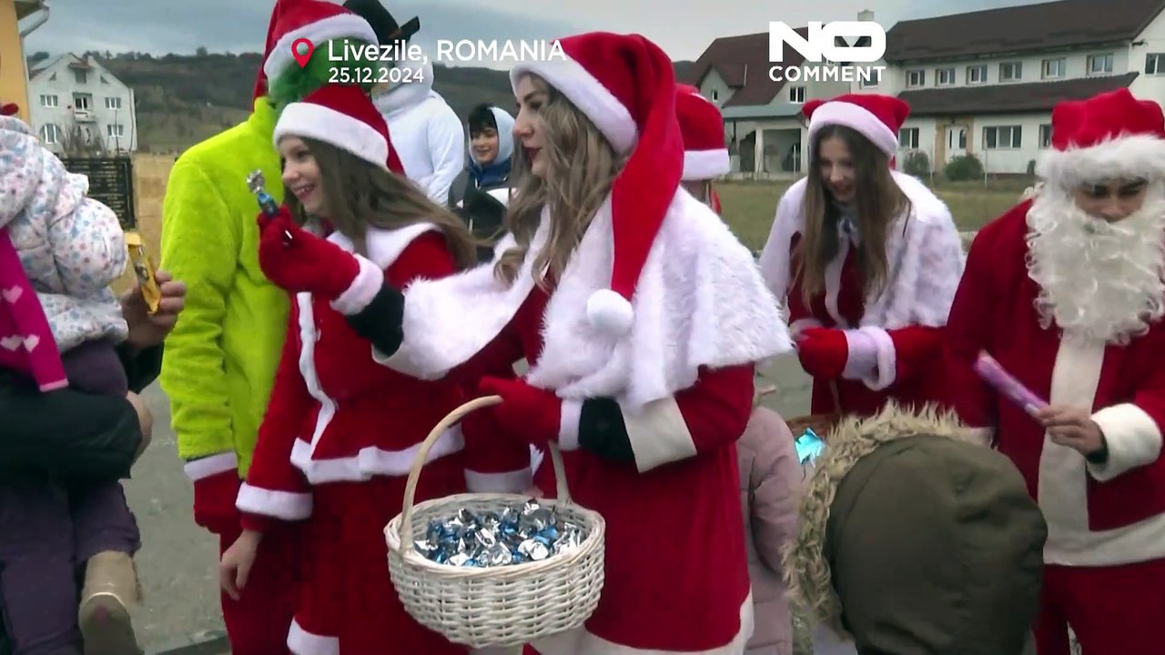 Santa's parade brings joy and sweets to Romania - video Dailymotion