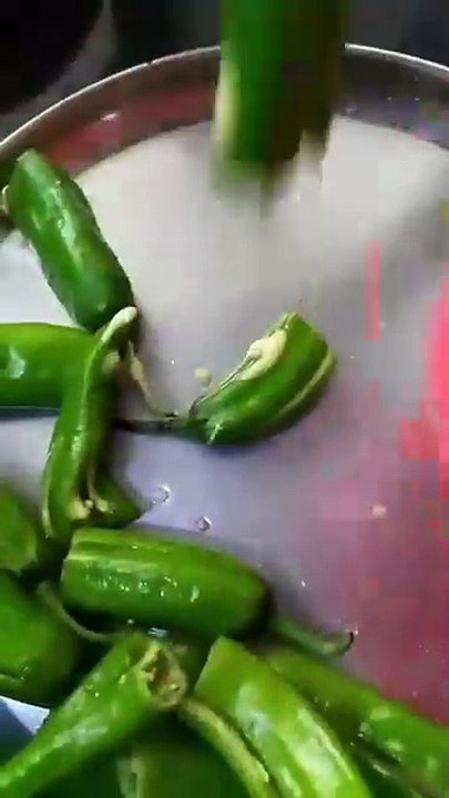 Mirchyanchi Bhaji - pakoda _ Fat green chilly pakoda - video Dailymotion