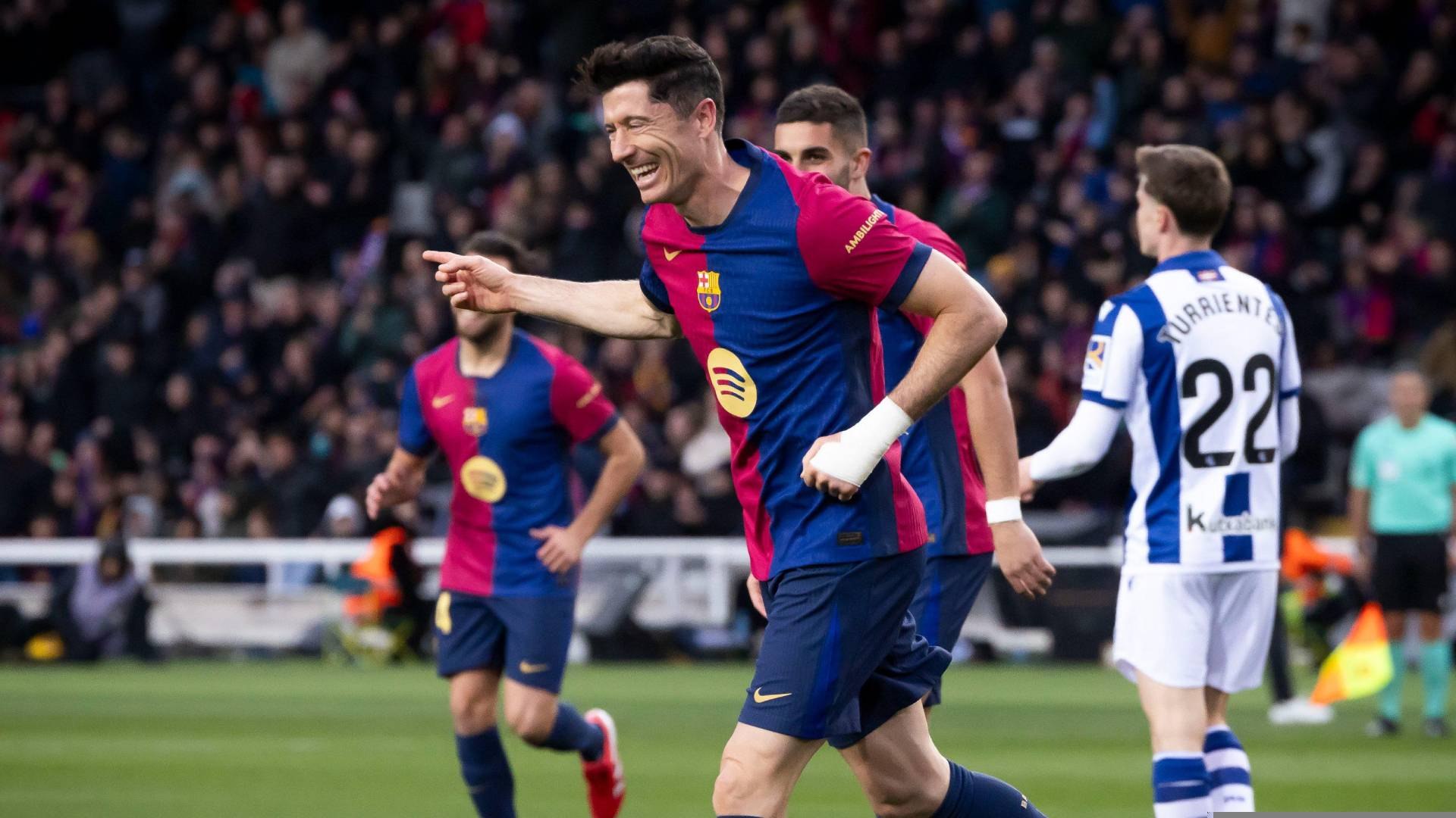 Lewandowski Breaks His Goal Record and Extends Lead in the Pichichi ...