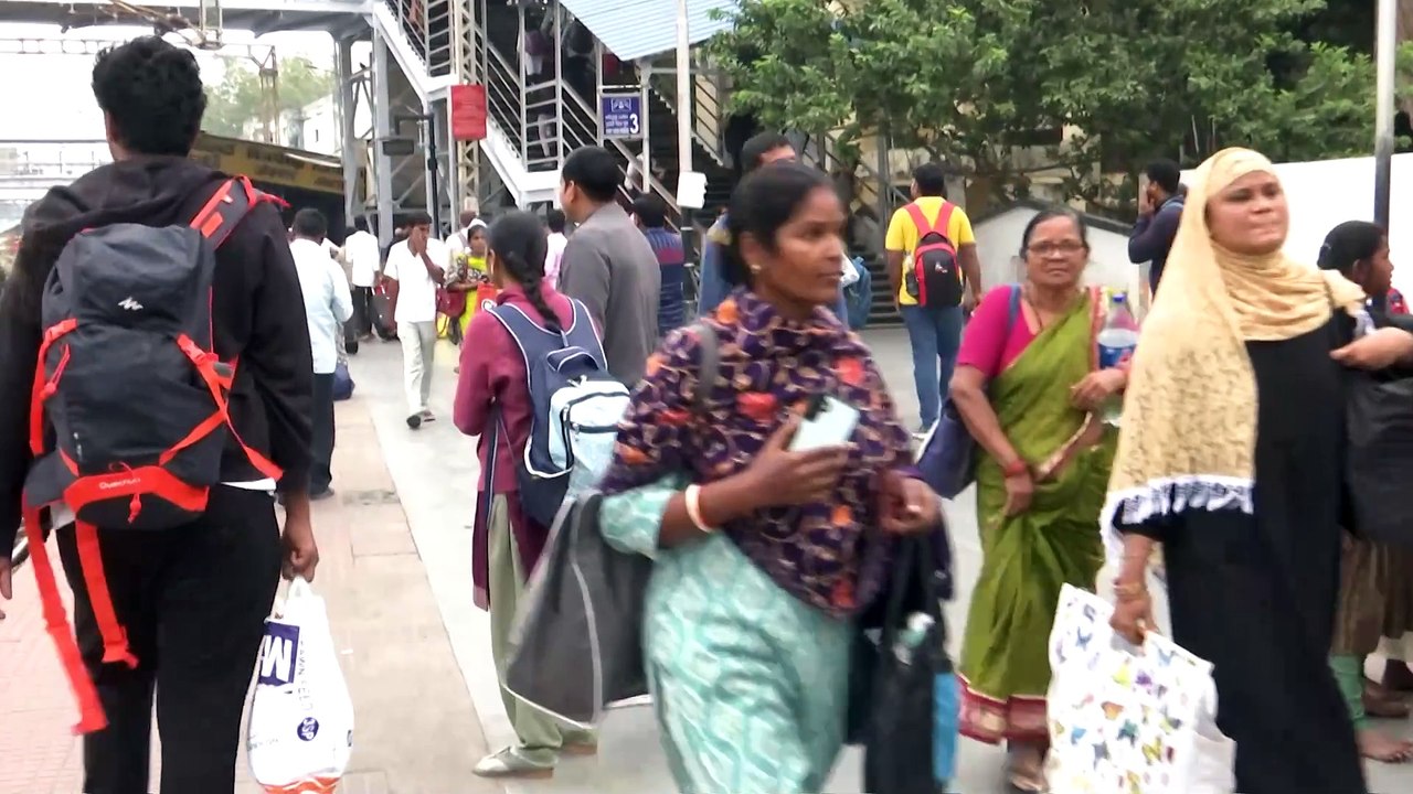 AP_VJA_05_11_SANKRANTHI_RUSH_RTC_PNBS_BUS_STAND_AND_RLY_STATION_spl_PKG ...