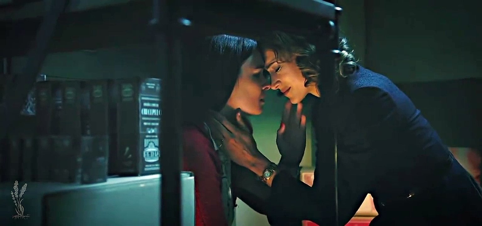 Marta and Fina kissing scene - video Dailymotion