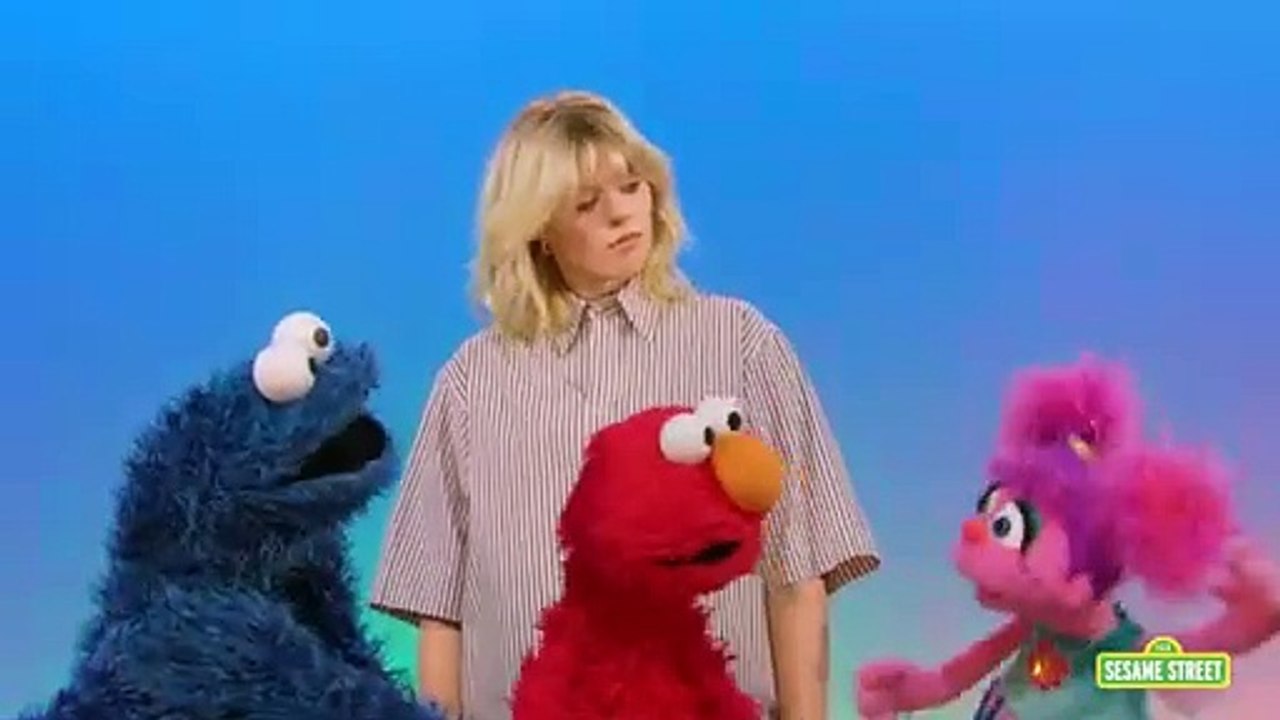 Sesame Street: The Feelings Song with Elmo and Reneé Rapp - Vidéo ...