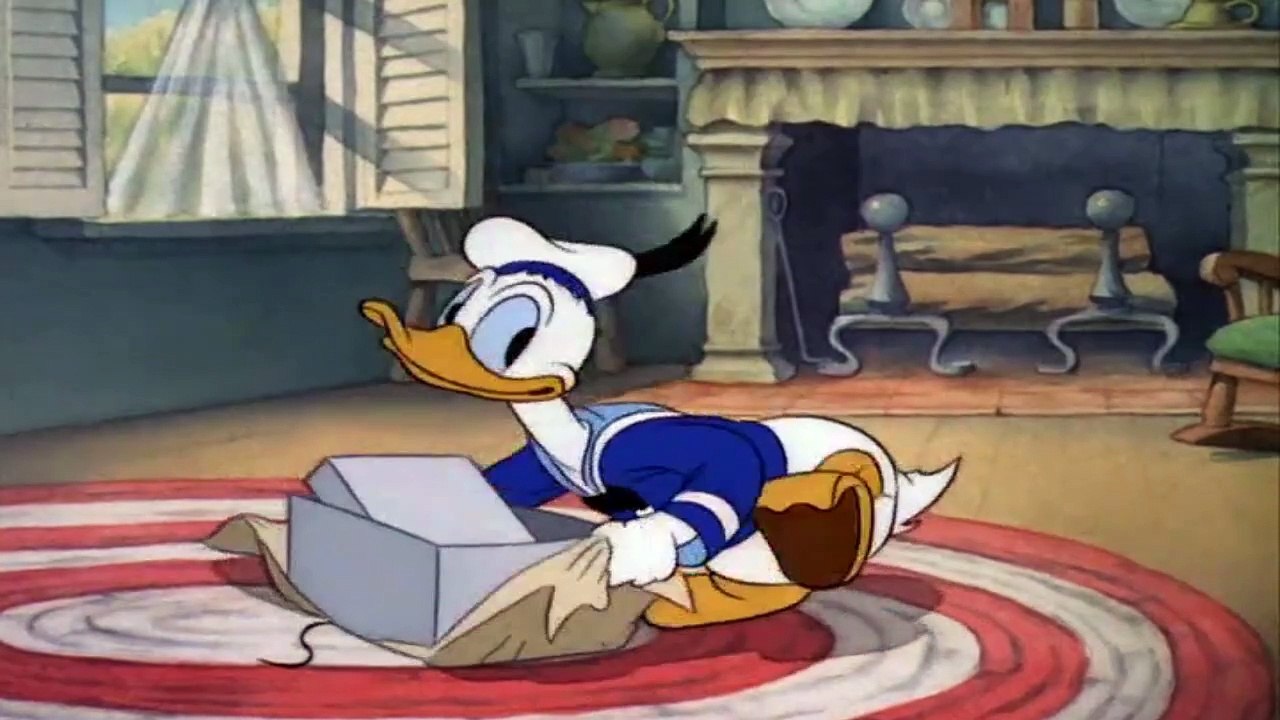 Donald Duck Cartoons 12 - Donald's Penguin (1939) | Donald get a ...