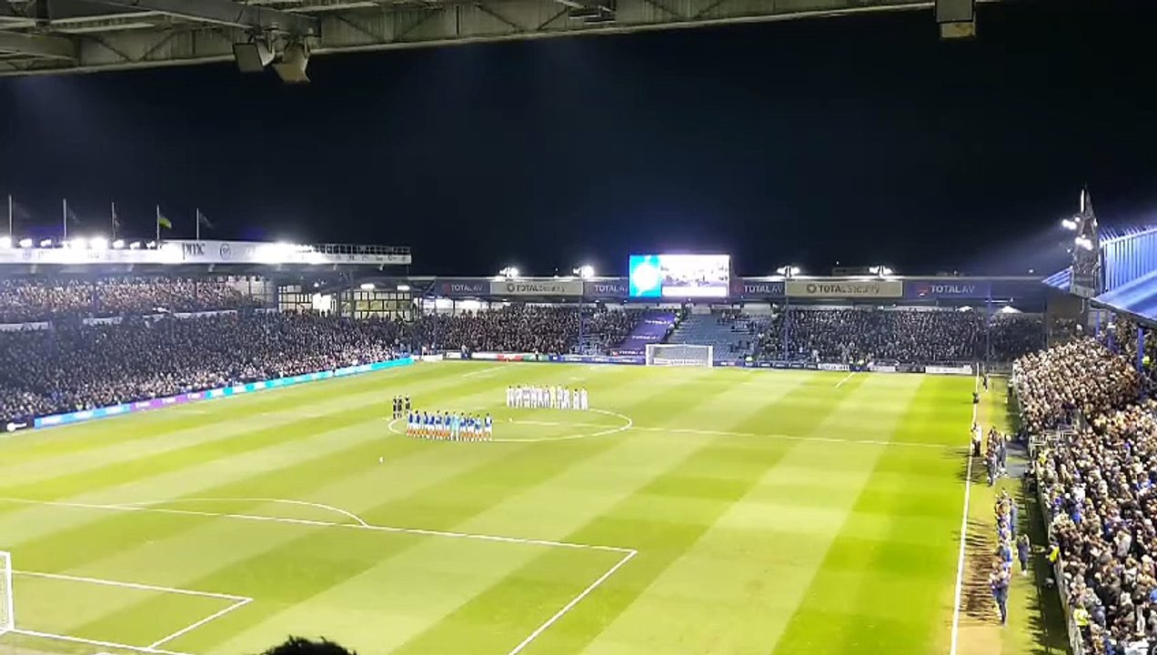 One minute's applause for Alec Lumb at Fratton Park - video Dailymotion