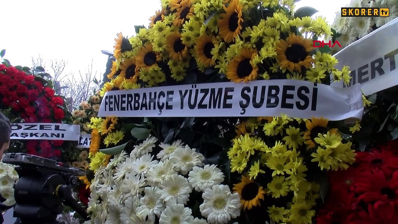 Fenerbahçeli minik yüzücü Vedia Nil Apak ve annesi Ferda Apak'a son ...