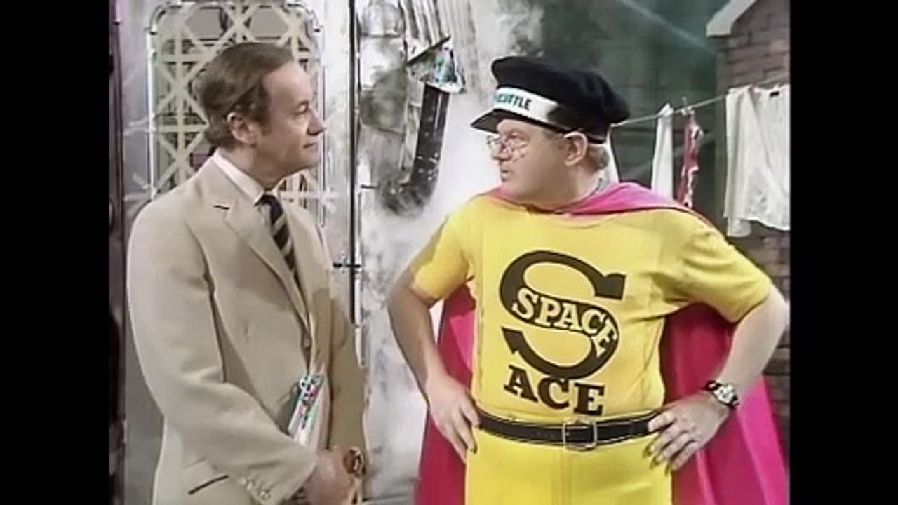 Benny Hill - Captain Fred Scuttle Space Ace (1976) - video Dailymotion