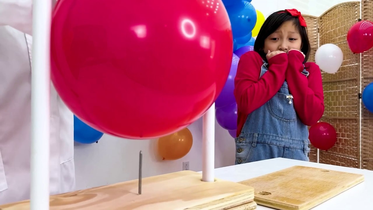 Ellie Eva and Eric Learn Science with balloon pop Experiment for kids ...