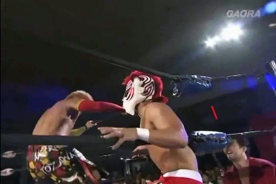 9th July 2012 MadoGiwa Windows (Shisa BOY,Super Shisa) vs MAD BLANKEY ...