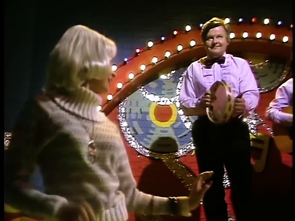 Benny Hill - Girls, Girls, Girls (1977) - video Dailymotion