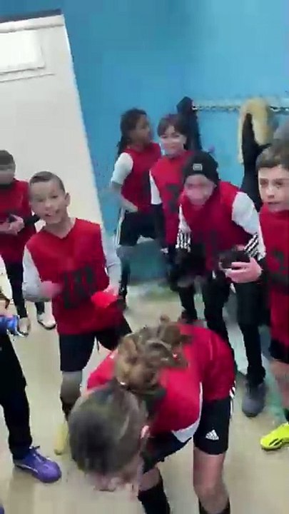 Vestiaire U13 - Vidéo Dailymotion