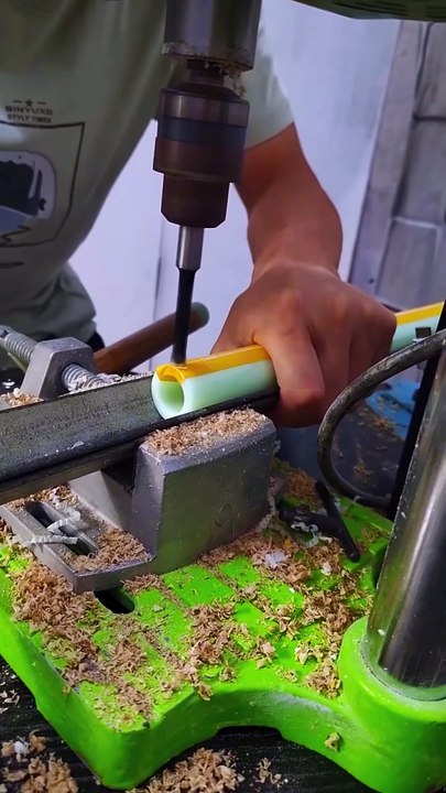 Good tools and machinery make work easy. _... - video Dailymotion