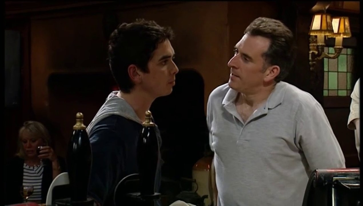 Emmerdale Jamie Hope & Bob Hope Fight/Scott Warns Jamie 21st August ...