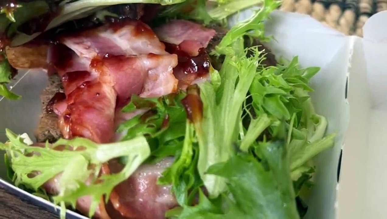 McDonald's BBQ Ranch Stack vs McCrispy BBQ Smokehouse - video Dailymotion