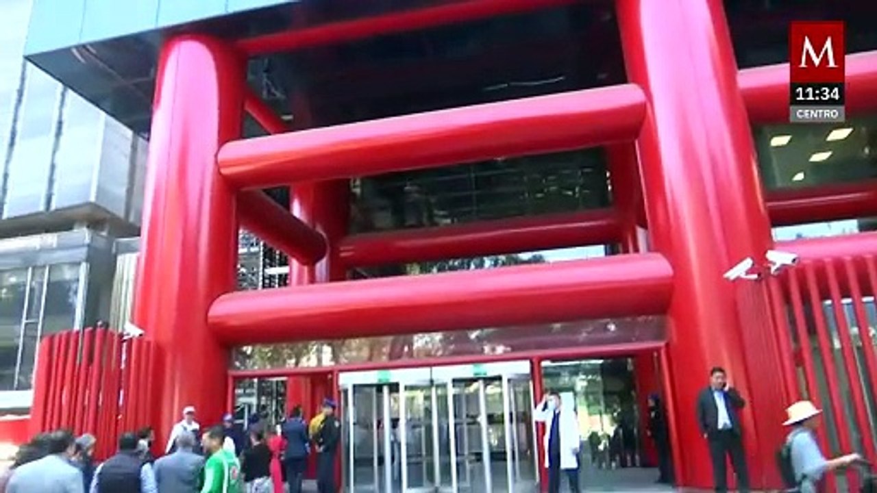 Realizan simulacro de sismo en el edificio rojo de la CFE en Paseo de ...