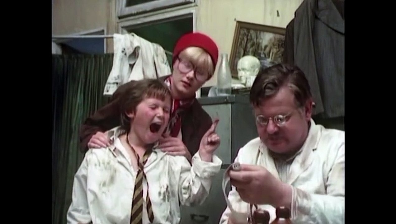 Benny Hill - The National Health Hospital (1979) - video Dailymotion