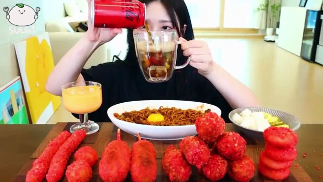 ASMR MUKBANG Cheetos! Cheese Hot dog, Fried Chicken, Black bean Noodles ...