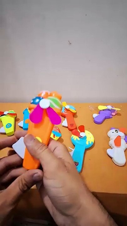 Portable Hand Pressure Mini Fan - Fun Toy Fan for Kids Without Battery ...