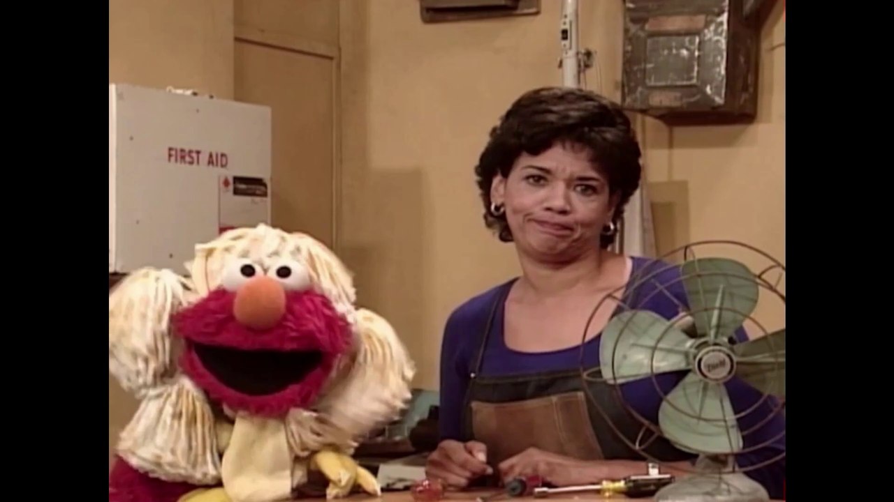 Sesame Street: 3853 Elmo Zoo Animals. - video Dailymotion