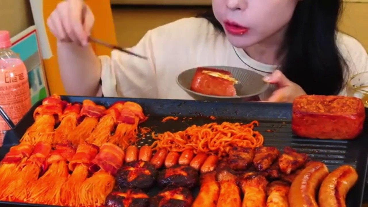 ASMR MUKBANG Fire spicy Mushrooms, Fire Noodles, Whole Cheese Spam, Sausage - video Dailymotion