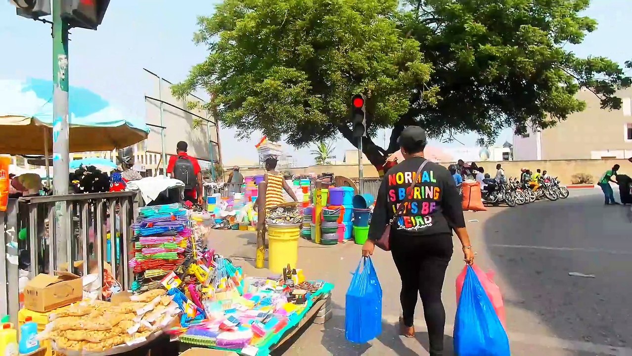 🇬🇭 EXPLORING AFRICAN STREET MARKET FROM MAKOLA MARKET TO TEMA STATION IN ACCRA GHANA || 4K ...