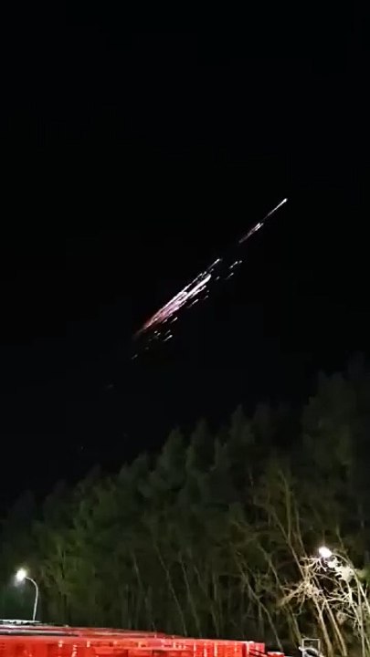 Debris from SpaceX's Falcon 9 rocket fell near - video Dailymotion